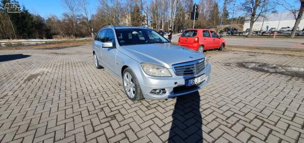 Pelēks Mercedes-Benz c-220 2009 Viļņa, ar dzinēja tilpumu 2.10 L un nobraukumu 400 tūkst. km par 2350 €, foto 4 vietnē AUTOMOTO.COM.LV