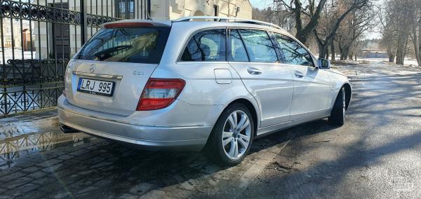 Pelēks Mercedes-Benz c-220 2009 Viļņa, ar dzinēja tilpumu 2.10 L un nobraukumu 400 tūkst. km par 2850 €, foto 3 vietnē AUTOMOTO.COM.LV