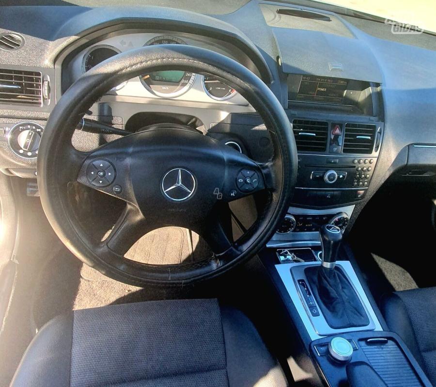 Grey Mercedes-Benz c-220 2009 in Vilnius, with an engine capacity of 2.20 L and mileage of 420 thousand km for 2450 €, photo 9 on AUTOMOTO.COM.LV