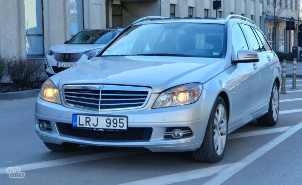 Pelēks Mercedes-Benz c-220 2009 Viļņa, ar dzinēja tilpumu 2.20 L un nobraukumu 420 tūkst. km par 2450 €, foto 1 vietnē AUTOMOTO.COM.LV
