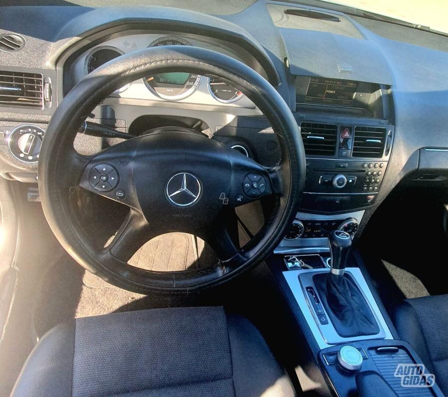 Grey Mercedes-Benz c-220 2009 in Vilnius, with an engine capacity of 2.20 L and mileage of 420 thousand km for 2450 €, photo 9 on AUTOMOTO.COM.LV