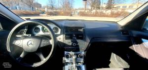 Pelēks Mercedes-Benz c-220 2009 Viļņa, ar dzinēja tilpumu 2.20 L un nobraukumu 400 tūkst. km par 2450 €, foto 12 vietnē AUTOMOTO.COM.LV