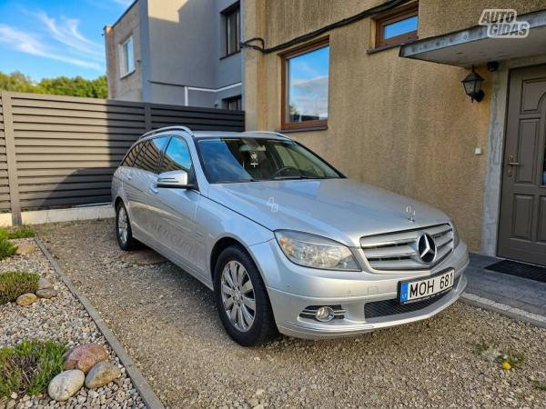Pelēks Mercedes-Benz c-220 2009 Klaipėda, ar dzinēja tilpumu 2.10 L un nobraukumu 318 tūkst. km par 3999 €, foto 1 vietnē AUTOMOTO.COM.LV