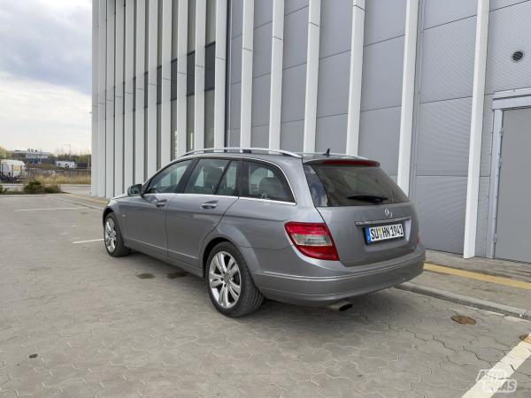 Grey Mercedes-Benz c-220 2009 in Vilnius, with an engine capacity of 2.20 L and mileage of 329 thousand km for 3100 €, photo 4 on AUTOMOTO.COM.LV