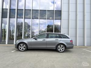 Pelēks Mercedes-Benz c-220 2009 Viļņa, ar dzinēja tilpumu 2.20 L un nobraukumu 329 tūkst. km par 3100 €, foto 3 vietnē AUTOMOTO.COM.LV