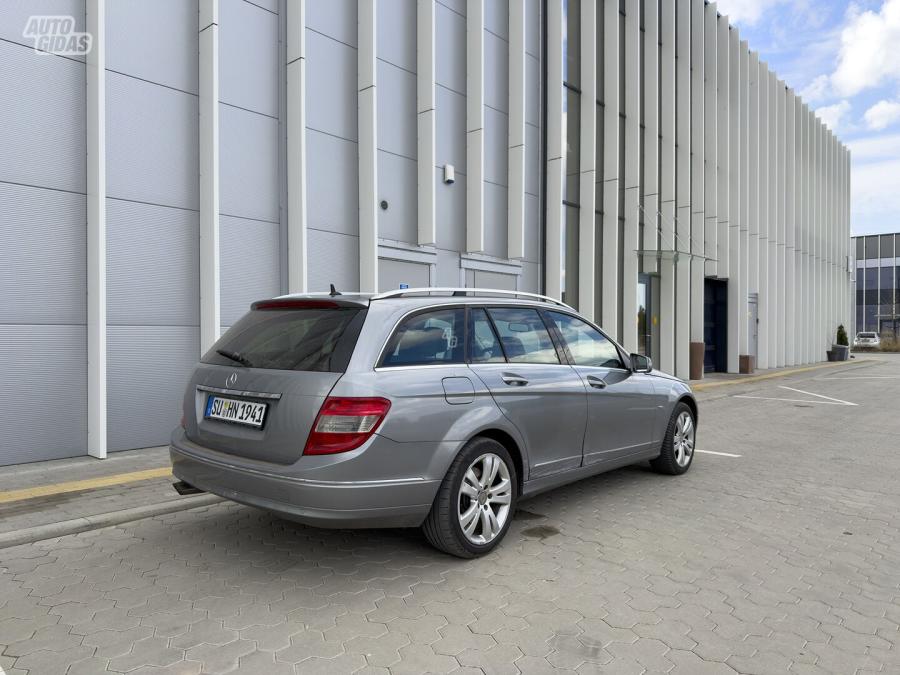 Pelēks Mercedes-Benz c-220 2009 Viļņa, ar dzinēja tilpumu 2.20 L un nobraukumu 329 tūkst. km par 3100 €, foto 4 vietnē AUTOMOTO.COM.LV