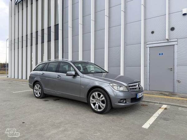 Pelēks Mercedes-Benz c-220 2009 Viļņa, ar dzinēja tilpumu 2.20 L un nobraukumu 329 tūkst. km par 3100 €, foto 5 vietnē AUTOMOTO.COM.LV