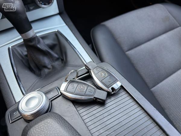 Pelēks Mercedes-Benz c-220 2009 Viļņa, ar dzinēja tilpumu 2.20 L un nobraukumu 329 tūkst. km par 3100 €, foto 7 vietnē AUTOMOTO.COM.LV