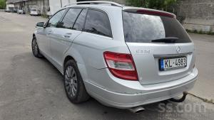 Pelēks Mercedes-Benz c-220 2009 Rīga, ar dzinēja tilpumu 2.20 L un nobraukumu 375 tūkst. km par 3100 €, foto 5 vietnē AUTOMOTO.COM.LV
