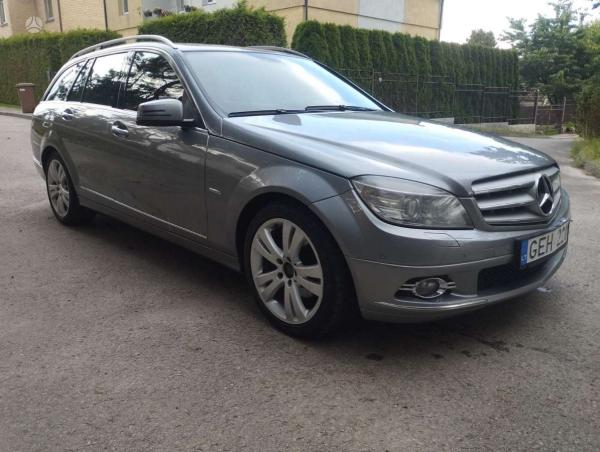 Grey Mercedes-Benz c-220 2009 in Vilnius, with an engine capacity of 2.20 L and mileage of 33 thousand km for 2999 €, photo 2 on AUTOMOTO.COM.LV