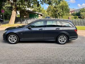 Pelēks Mercedes-Benz c-220 2009 Liepāja, ar dzinēja tilpumu 2.20 L un nobraukumu 275 tūkst. km par 5000 €, foto 8 vietnē AUTOMOTO.COM.LV
