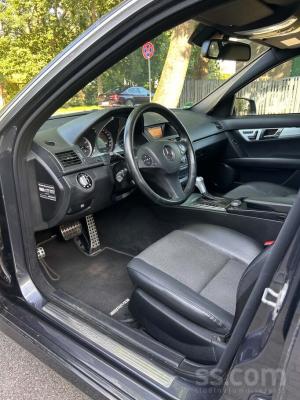 Pelēks Mercedes-Benz c-220 2009 Liepāja, ar dzinēja tilpumu 2.20 L un nobraukumu 275 tūkst. km par 5000 €, foto 11 vietnē AUTOMOTO.COM.LV
