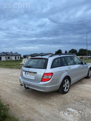 Pelēks Mercedes-Benz c-220 2009 Rīga, ar dzinēja tilpumu 2.20 L un nobraukumu 249 tūkst. km par 4900 €, foto 3 vietnē AUTOMOTO.COM.LV