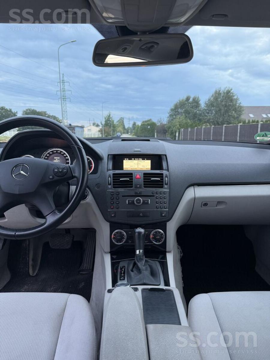 Pelēks Mercedes-Benz c-220 2009 Rīga, ar dzinēja tilpumu 2.20 L un nobraukumu 249 tūkst. km par 4900 €, foto 5 vietnē AUTOMOTO.COM.LV
