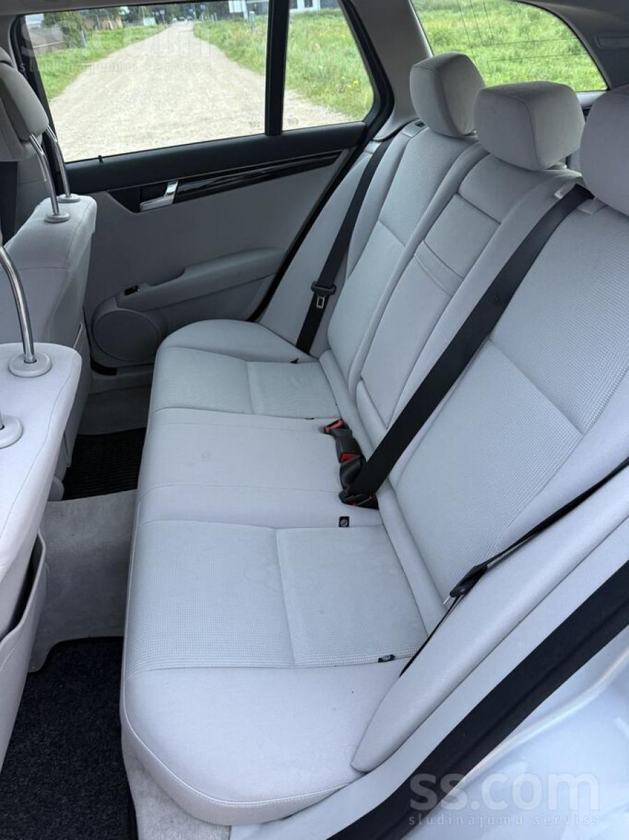 Pelēks Mercedes-Benz c-220 2009 Rīga, ar dzinēja tilpumu 2.20 L un nobraukumu 249 tūkst. km par 4900 €, foto 8 vietnē AUTOMOTO.COM.LV