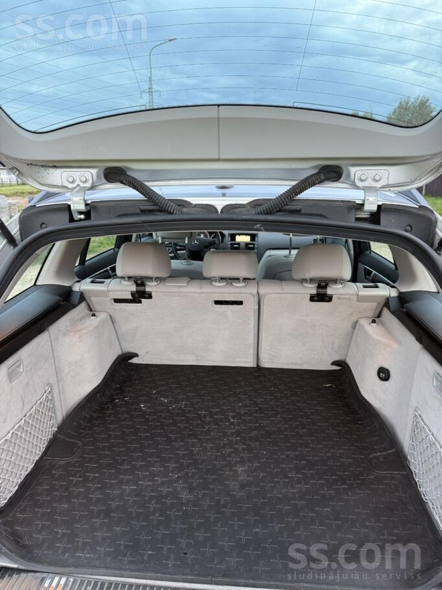 Pelēks Mercedes-Benz c-220 2009 Rīga, ar dzinēja tilpumu 2.20 L un nobraukumu 249 tūkst. km par 4900 €, foto 9 vietnē AUTOMOTO.COM.LV
