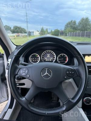Pelēks Mercedes-Benz c-220 2009 Rīga, ar dzinēja tilpumu 2.20 L un nobraukumu 249 tūkst. km par 4900 €, foto 10 vietnē AUTOMOTO.COM.LV