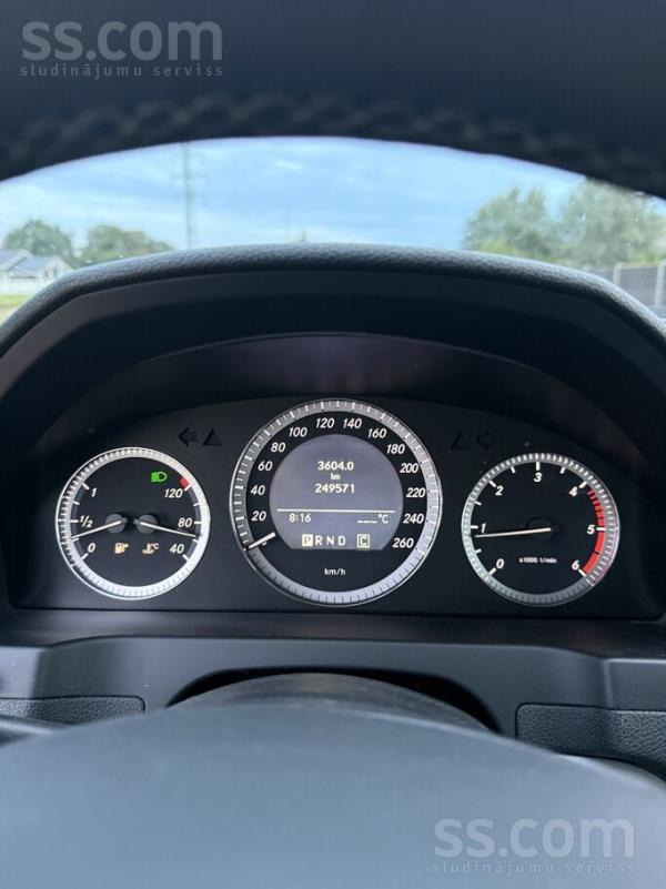 Pelēks Mercedes-Benz c-220 2009 Rīga, ar dzinēja tilpumu 2.20 L un nobraukumu 249 tūkst. km par 4900 €, foto 11 vietnē AUTOMOTO.COM.LV