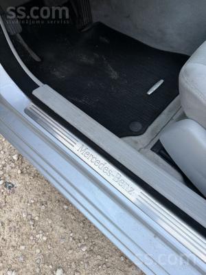 Pelēks Mercedes-Benz c-220 2009 Rīga, ar dzinēja tilpumu 2.20 L un nobraukumu 249 tūkst. km par 4900 €, foto 12 vietnē AUTOMOTO.COM.LV