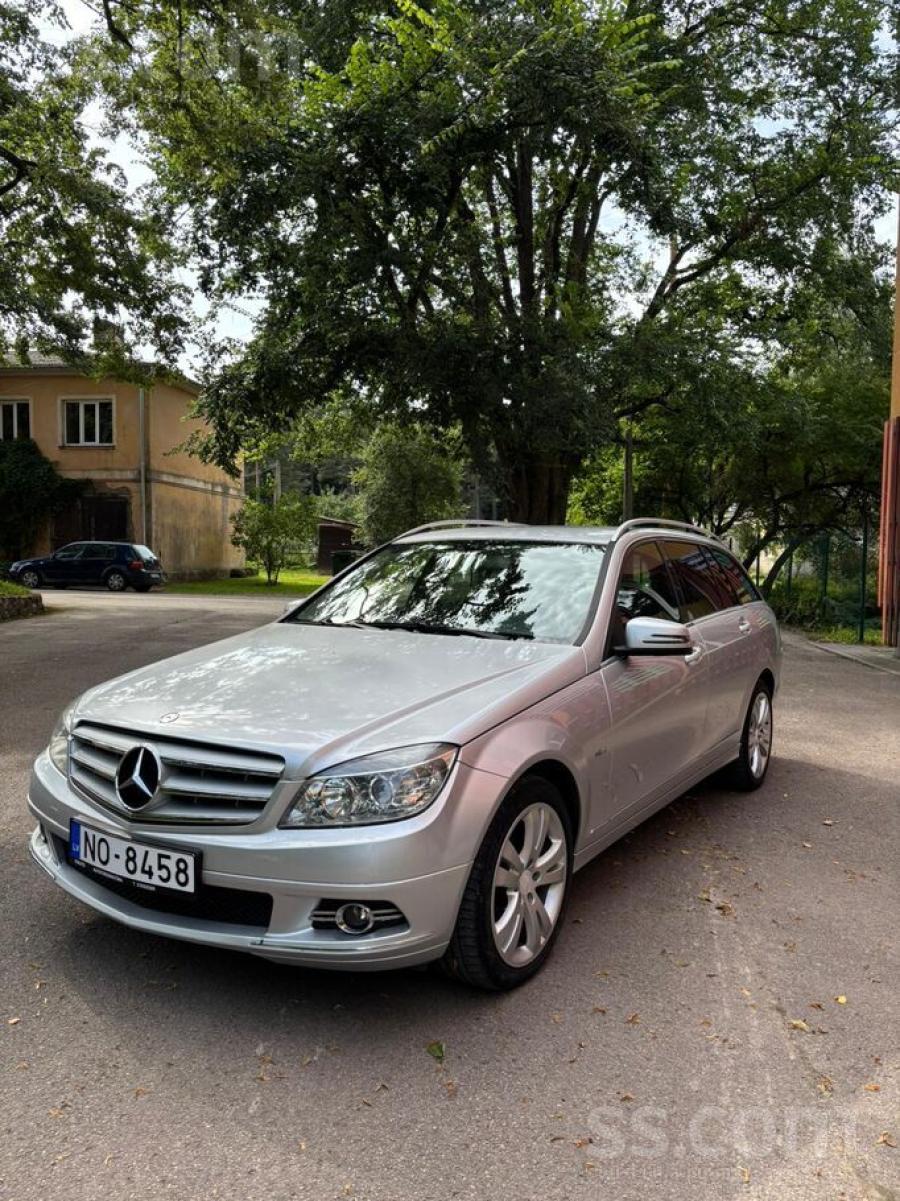 Pelēks Mercedes-Benz c-220 2009 Liepāja, ar dzinēja tilpumu 2.20 L un nobraukumu 292 tūkst. km par 2800 €, foto 3 vietnē AUTOMOTO.COM.LV