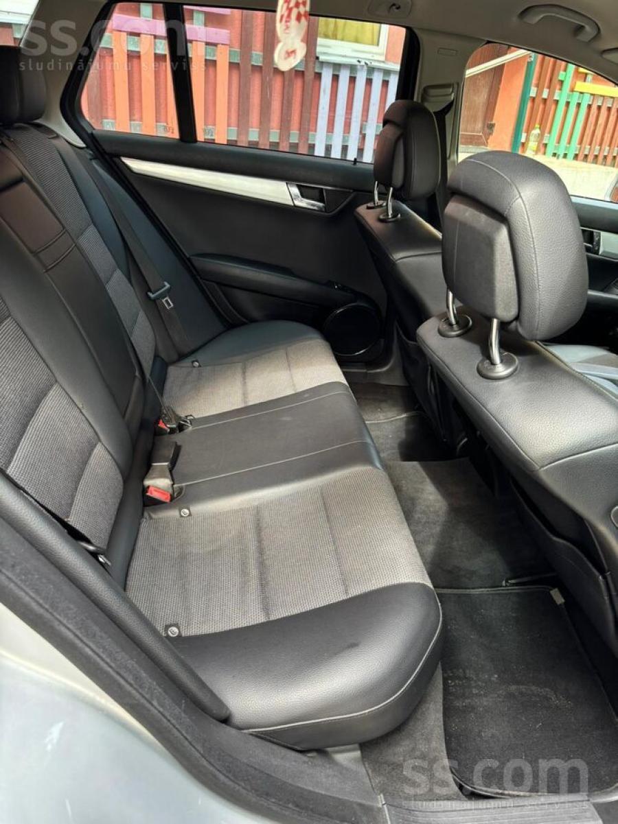 Pelēks Mercedes-Benz c-220 2009 Liepāja, ar dzinēja tilpumu 2.20 L un nobraukumu 292 tūkst. km par 2800 €, foto 7 vietnē AUTOMOTO.COM.LV