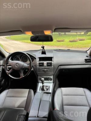 Pelēks Mercedes-Benz c-220 2009 Liepāja, ar dzinēja tilpumu 2.20 L un nobraukumu 292 tūkst. km par 2800 €, foto 9 vietnē AUTOMOTO.COM.LV