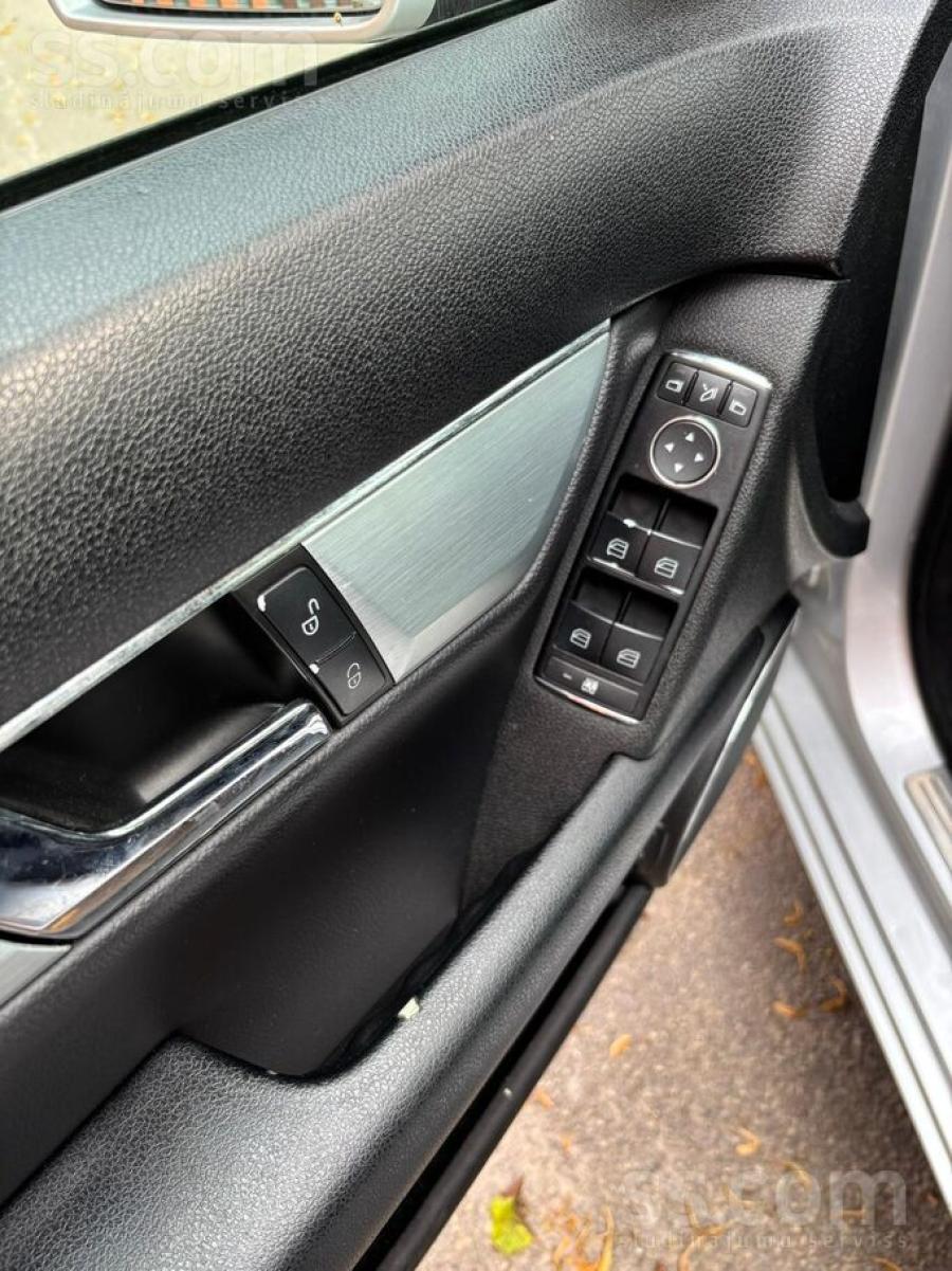 Pelēks Mercedes-Benz c-220 2009 Liepāja, ar dzinēja tilpumu 2.20 L un nobraukumu 292 tūkst. km par 2800 €, foto 10 vietnē AUTOMOTO.COM.LV