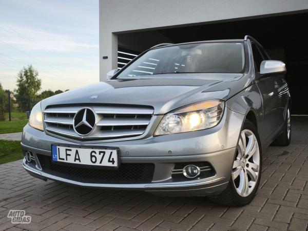 Мерседес Ц 220 2009 в Пренай на AUTOMOTO.COM.LV Серый Мерседес Ц 220 2009 в Пренай, объемом двигателя 2.20 л и пробегом 450 тыс. км за 3000 €, фото 3 на AUTOMOTO.COM.LV