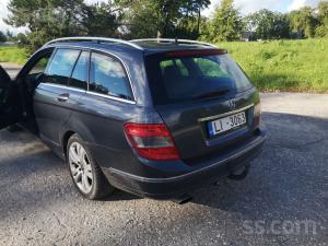 Grey Mercedes-Benz c-220 2009 in Valmiera, with an engine capacity of 2.20 L and mileage of 362 thousand km for 3800 €, photo 5 on AUTOMOTO.COM.LV