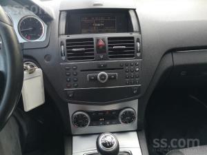 Grey Mercedes-Benz c-220 2009 in Valmiera, with an engine capacity of 2.20 L and mileage of 362 thousand km for 3800 €, photo 11 on AUTOMOTO.COM.LV