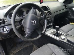 Grey Mercedes-Benz c-220 2009 in Valmiera, with an engine capacity of 2.20 L and mileage of 362 thousand km for 3800 €, photo 14 on AUTOMOTO.COM.LV