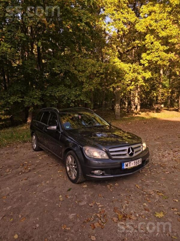 Mercedes-Benz c-220 2009 in Jelgava on AUTOMOTO.COM.LV Grey Mercedes-Benz c-220 2009 in Jelgava, with an engine capacity of 2.20 L and mileage of 291 thousand km for 6000 €, photo 1 on AUTOMOTO.COM.LV