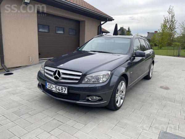 Grey Mercedes-Benz c-220 2010 in Bauska, with an engine capacity of 2.20 L and mileage of 255 thousand km for 6800 €, photo 2 on AUTOMOTO.COM.LV