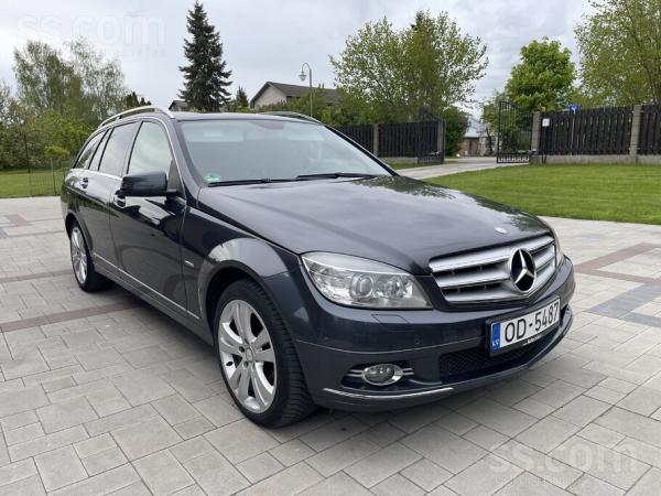 Grey Mercedes-Benz c-220 2010 in Bauska, with an engine capacity of 2.20 L and mileage of 255 thousand km for 6800 €, photo 3 on AUTOMOTO.COM.LV