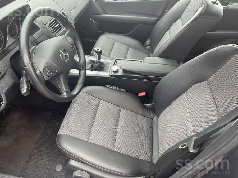 Pelēks Mercedes-Benz c-220 2010 Bauska, ar dzinēja tilpumu 2.20 L un nobraukumu 255 tūkst. km par 3500 €, foto 9 vietnē AUTOMOTO.COM.LV