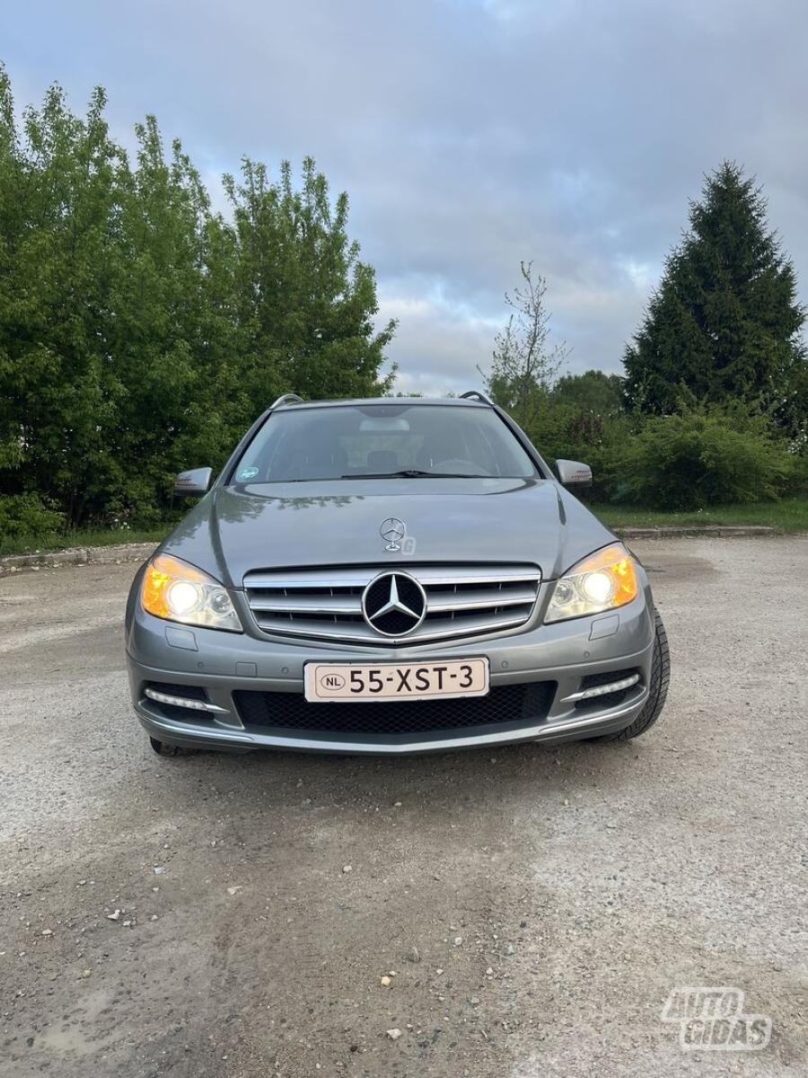 Grey Mercedes-Benz c-220 2010 in Panevezys, with an engine capacity of 2.10 L and mileage of 406 thousand km for 5200 €, photo 4 on AUTOMOTO.COM.LV