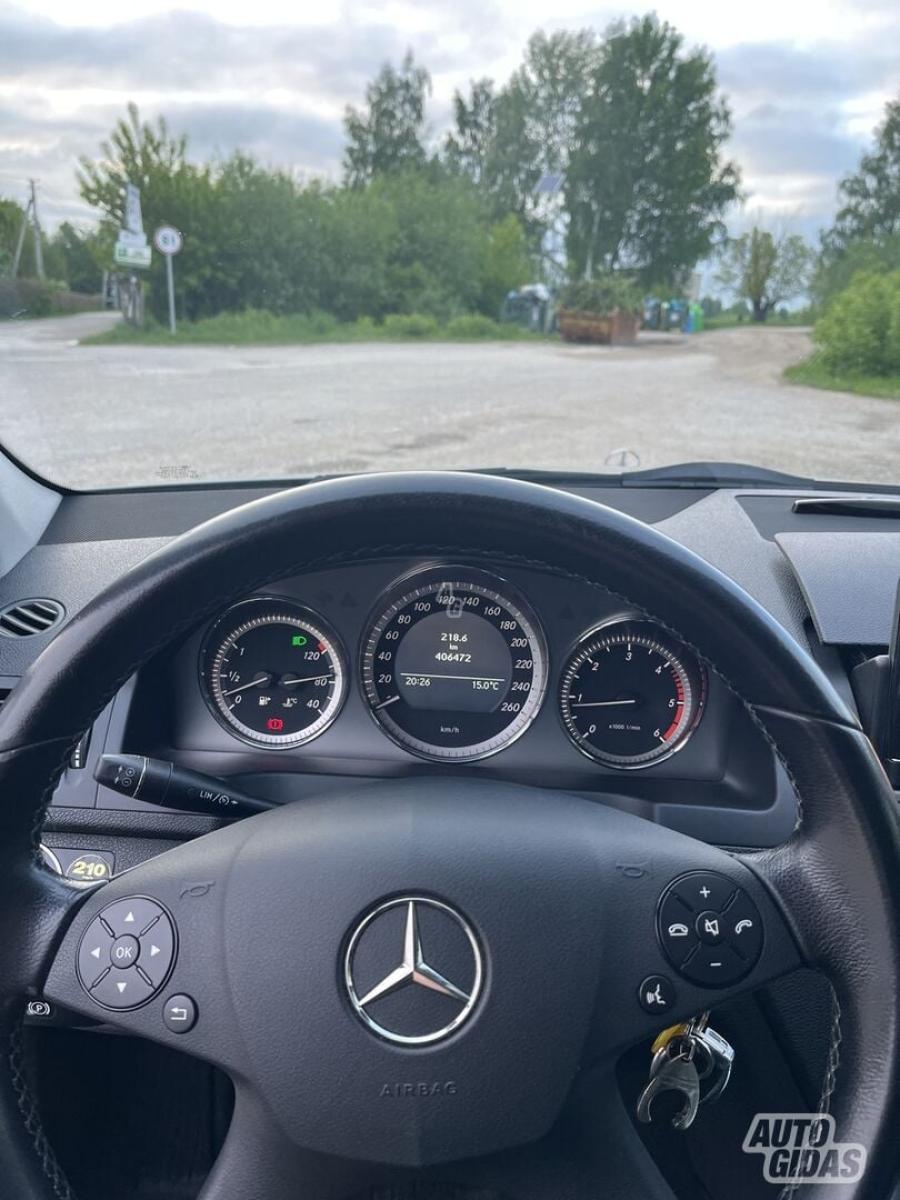 Grey Mercedes-Benz c-220 2010 in Panevezys, with an engine capacity of 2.10 L and mileage of 406 thousand km for 5200 €, photo 7 on AUTOMOTO.COM.LV