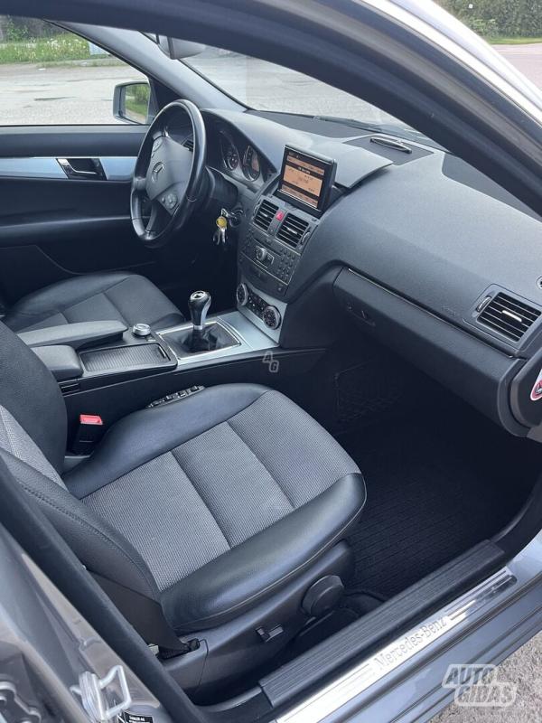 Grey Mercedes-Benz c-220 2010 in Panevezys, with an engine capacity of 2.10 L and mileage of 406 thousand km for 5200 €, photo 8 on AUTOMOTO.COM.LV