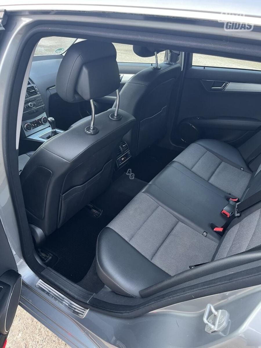 Grey Mercedes-Benz c-220 2010 in Panevezys, with an engine capacity of 2.10 L and mileage of 406 thousand km for 5200 €, photo 12 on AUTOMOTO.COM.LV