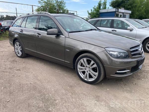 Grey Mercedes-Benz c-220 2010 in Riga, with an engine capacity of 2.20 L and mileage of 275 thousand km for 5700 €, photo 3 on AUTOMOTO.COM.LV