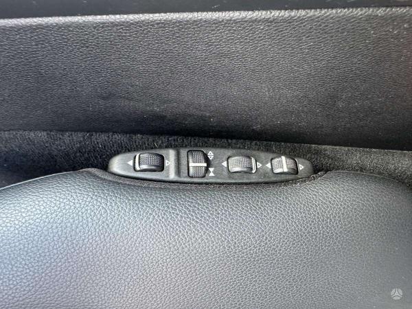 Grey Mercedes-Benz c-220 2010 in Vilnius, with an engine capacity of 2.14 L and mileage of 240 thousand km for 4800 €, photo 9 on AUTOMOTO.COM.LV