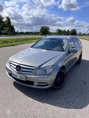 Pelēks Mercedes-Benz c-220 2010 Vilkaviškis, ar dzinēja tilpumu 2.14 L un nobraukumu 324 tūkst. km par 4400 €, foto  vietnē AUTOMOTO.COM.LV