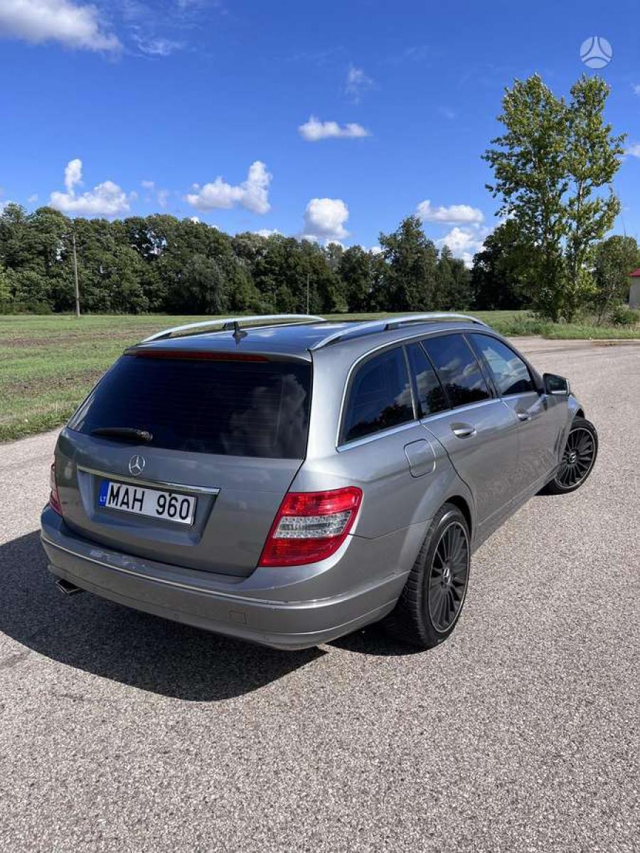 Pelēks Mercedes-Benz c-220 2010 Vilkaviškis, ar dzinēja tilpumu 2.14 L un nobraukumu 324 tūkst. km par 4400 €, foto 4 vietnē AUTOMOTO.COM.LV