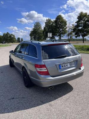 Pelēks Mercedes-Benz c-220 2010 Vilkaviškis, ar dzinēja tilpumu 2.14 L un nobraukumu 324 tūkst. km par 4400 €, foto 5 vietnē AUTOMOTO.COM.LV
