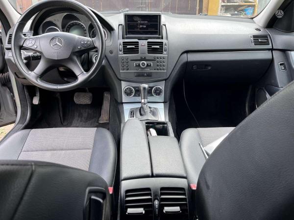 Pelēks Mercedes-Benz c-220 2010 Vilkaviškis, ar dzinēja tilpumu 2.14 L un nobraukumu 324 tūkst. km par 4400 €, foto 7 vietnē AUTOMOTO.COM.LV