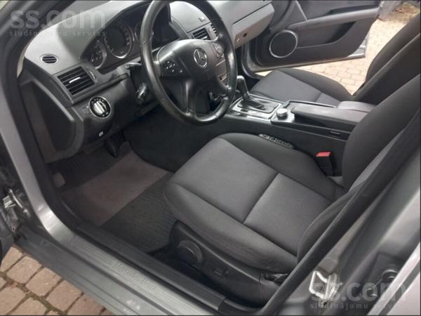 Pelēks Mercedes-Benz c-220 2010 Rīga, ar dzinēja tilpumu 2.20 L un nobraukumu 0 tūkst. km par 4700 €, foto 5 vietnē AUTOMOTO.COM.LV