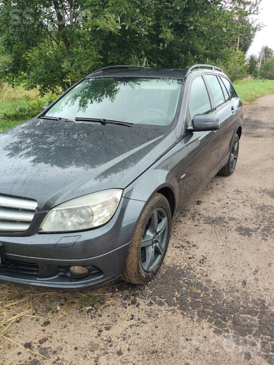 Pelēks Mercedes-Benz c-220 2010 Rīga, ar dzinēja tilpumu 2.20 L un nobraukumu 387 tūkst. km par 2000 €, foto 1 vietnē AUTOMOTO.COM.LV