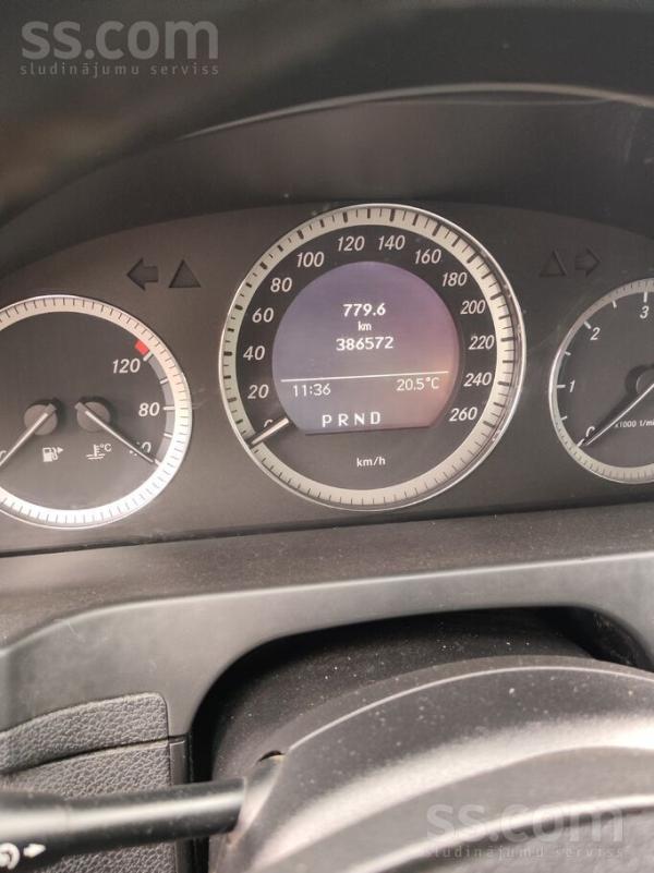 Pelēks Mercedes-Benz c-220 2010 Rīga, ar dzinēja tilpumu 2.20 L un nobraukumu 387 tūkst. km par 2000 €, foto 5 vietnē AUTOMOTO.COM.LV