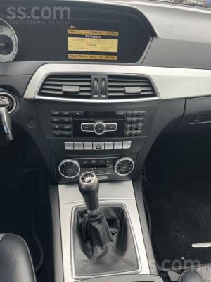 Pelēks Mercedes-Benz c-220 2011 Rīga, ar dzinēja tilpumu 2.20 L un nobraukumu 0 tūkst. km par 6750 €, foto 13 vietnē AUTOMOTO.COM.LV