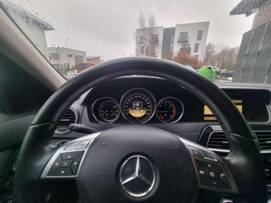 Grey Mercedes-Benz c-220 2011 in Kaunas, with an engine capacity of 2.14 L and mileage of 349 thousand km for 4000 €, photo 10 on AUTOMOTO.COM.LV